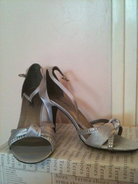 AKCIJA! Nove svečane sandale nikad nošene!