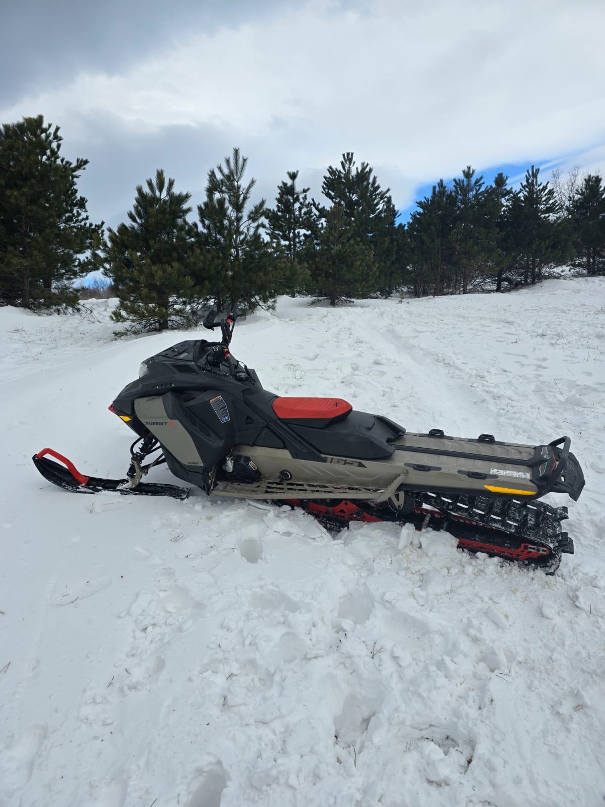 Ski-doo 850 summit x e-tech turbo 165