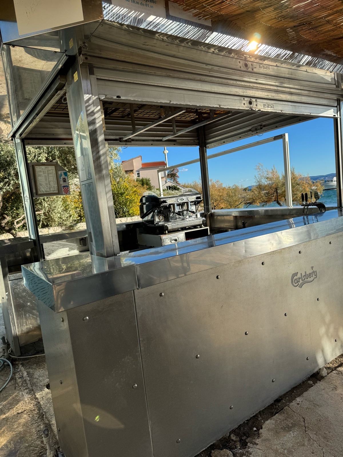 Beach bar-šank-montazni kafic