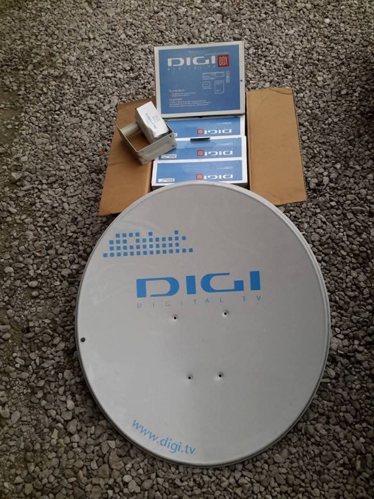 SATELITSKI KOMPLET- DIGITALNI UREĐAJ,DALJINSKI,ANTENA,NOSAČ- NOVO