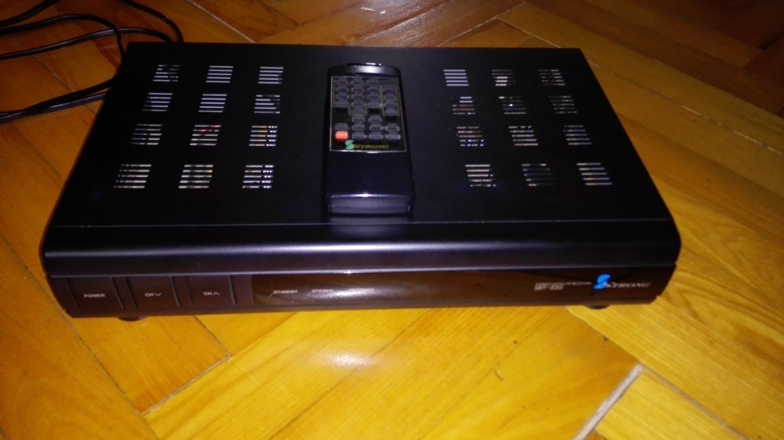 Strong stereo satellite receiver SRT-220