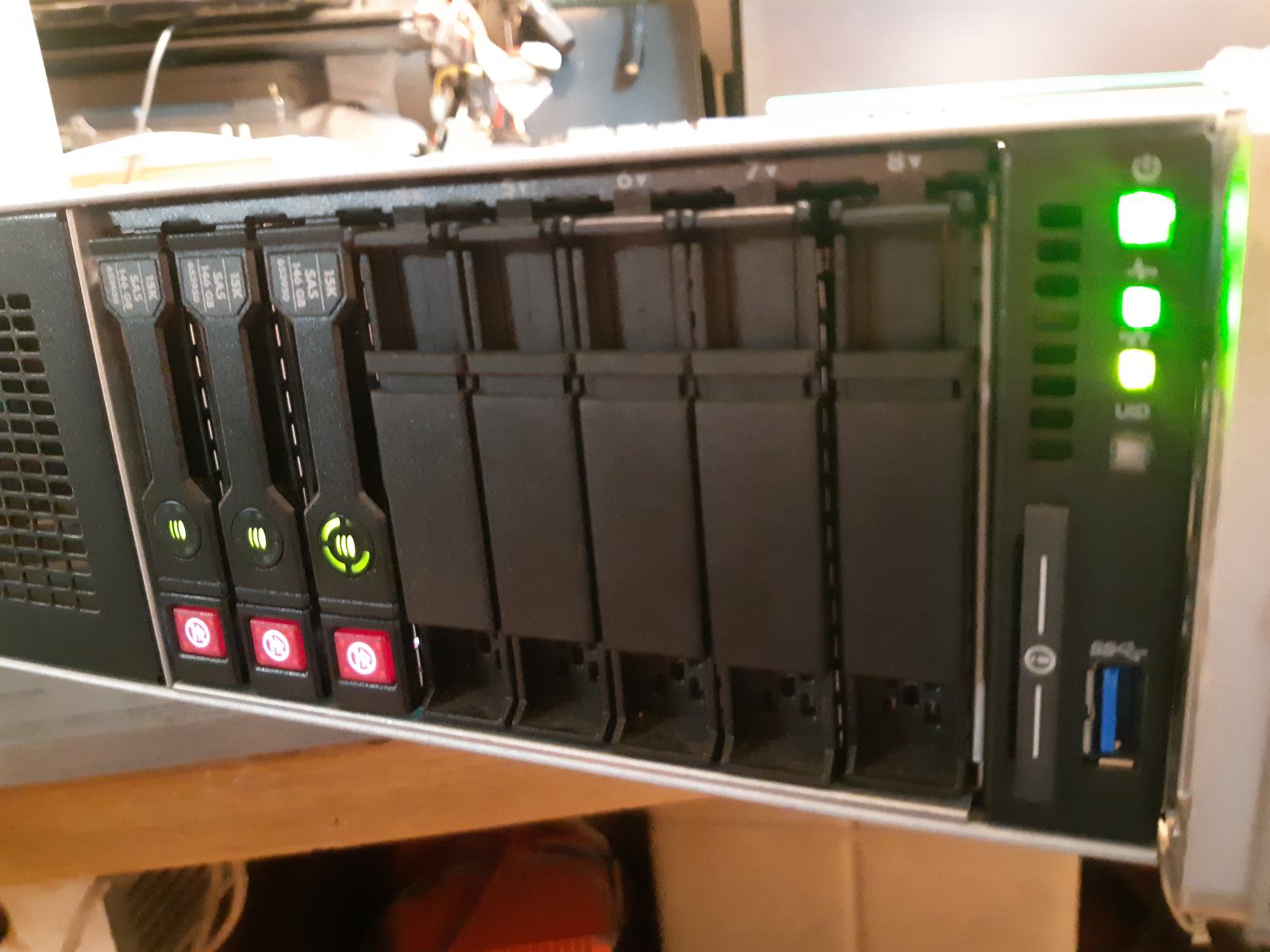 HP DL380 G9 2x E5-2640 768GB DDR4 3x 146GB 15k SAS 8x 10Gbps