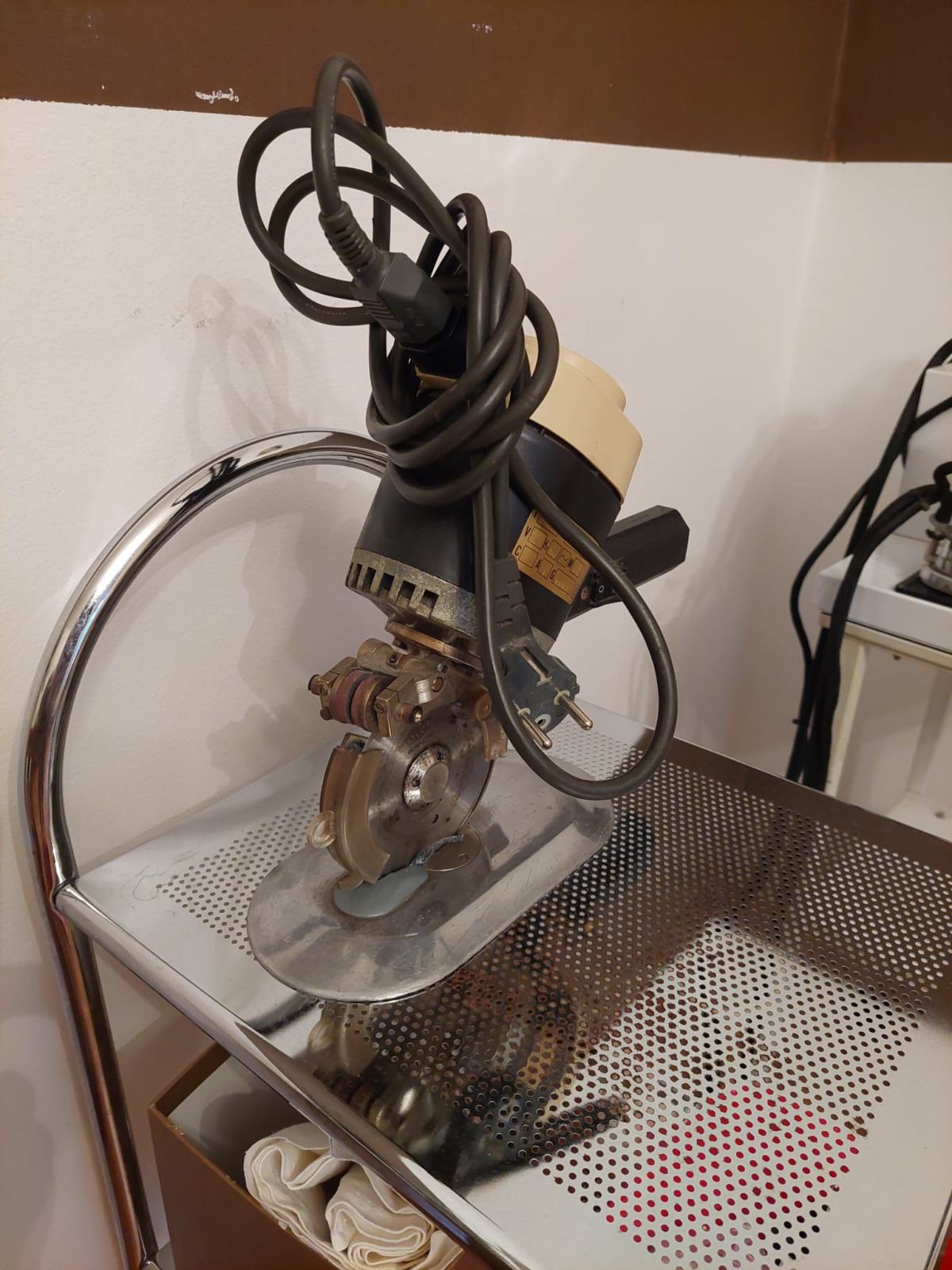 Razno šivanje (Singerica, Endlerica, električni nož)