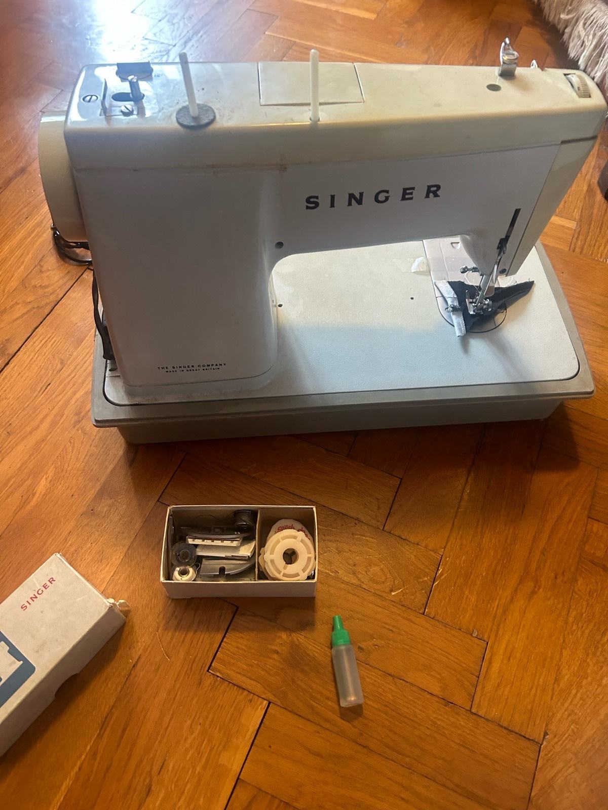 Singer 418 šivača mašina