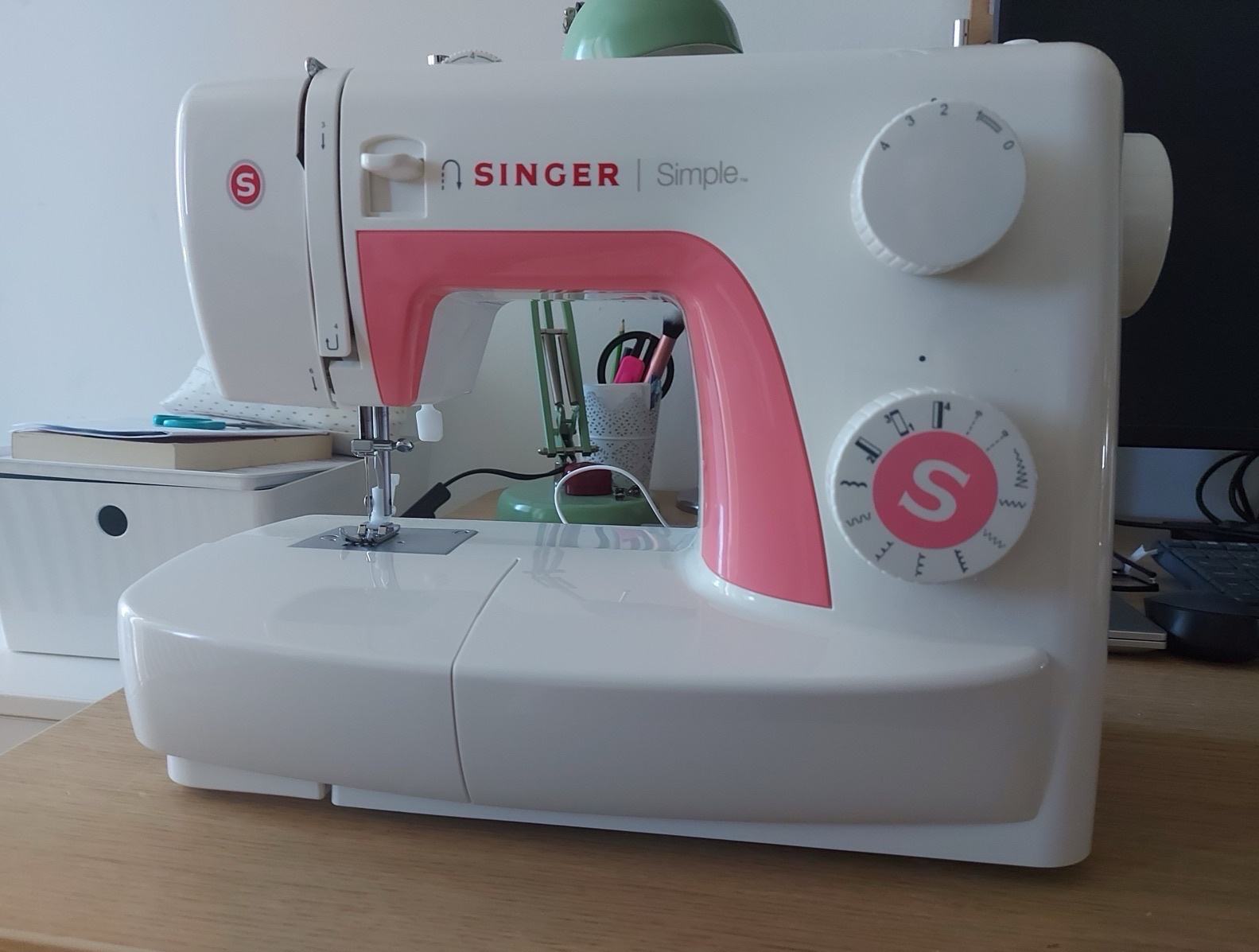 Singer šivaća mašina Simple 3210