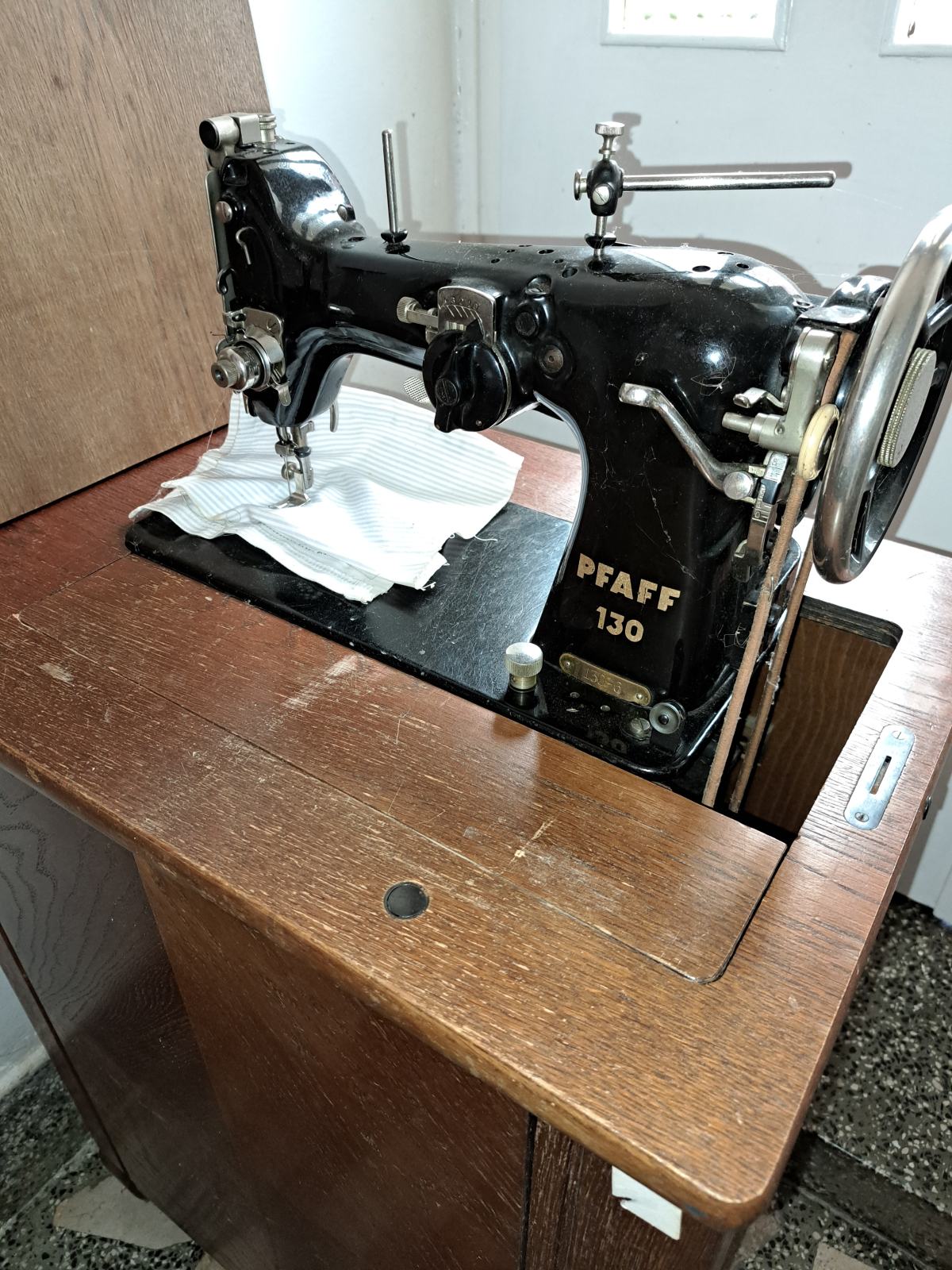 Šivaća mašina PFAFF 130