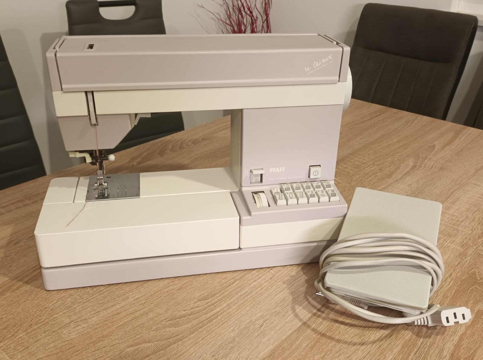 Šivaća mašina Pfaff Type 0100A