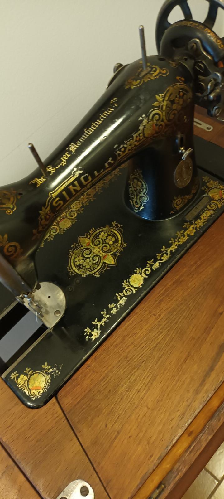 ŠIVAĆA MAŠINA SINGERICA , SAVRŠENA, STARA 90 GODINA, U SPLITU