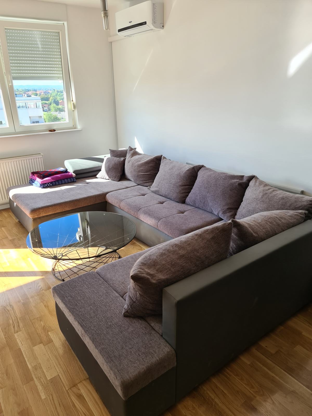 Kutna Garnitura za dnevni boravak