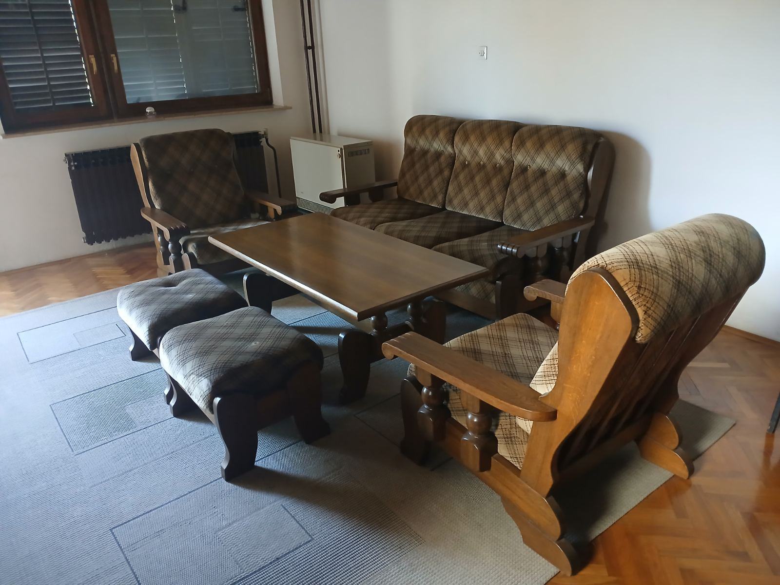 Sjedeća garnitura SPIN VALIS + stol