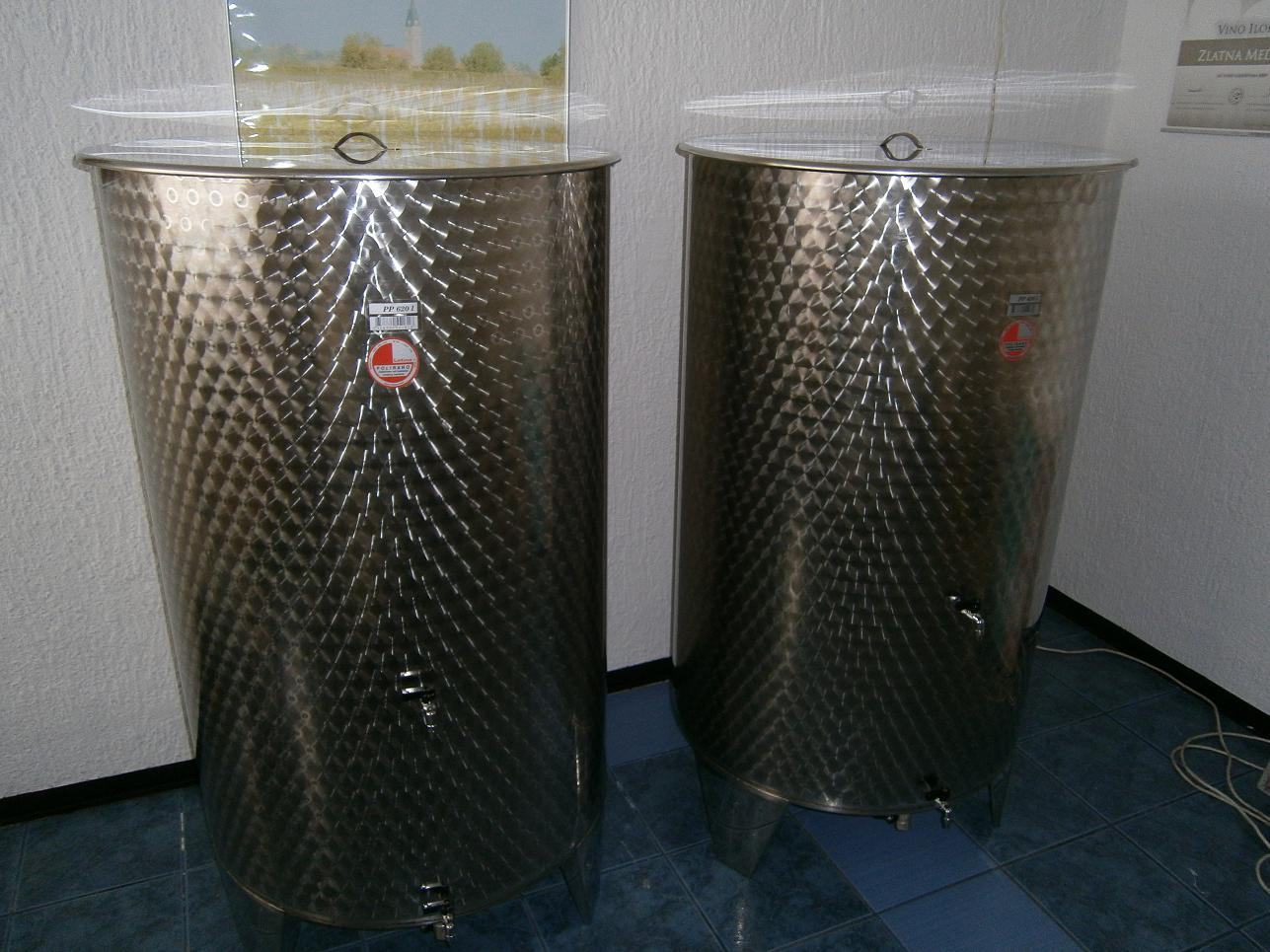 Inox bačve Letina 620 litara
