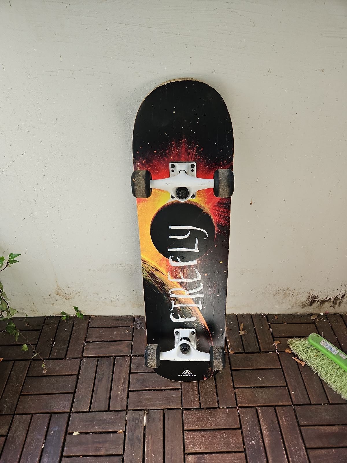 Skateboard Firefly