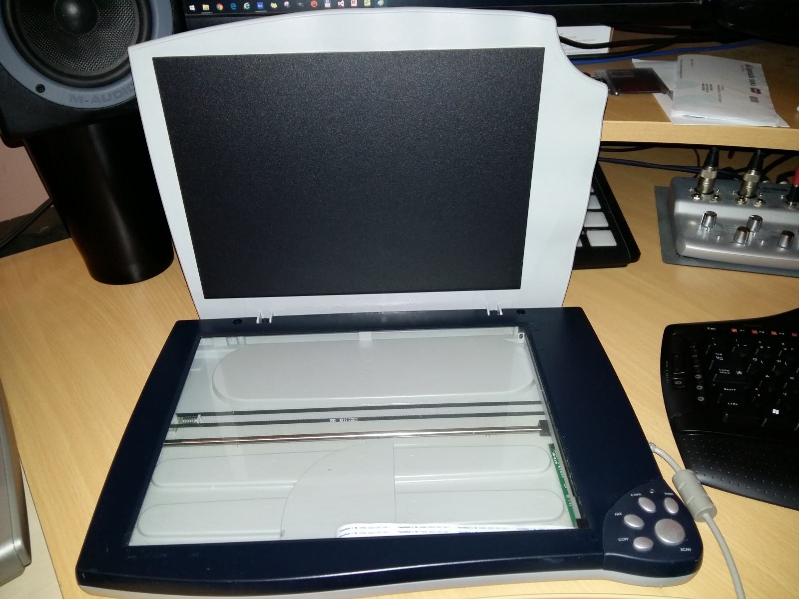 Mustek BearPaw 1200CU Plus USB Scanner