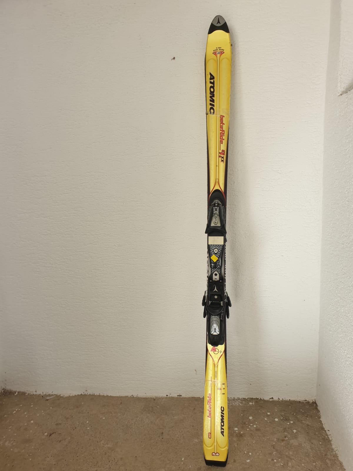 Atomic skije