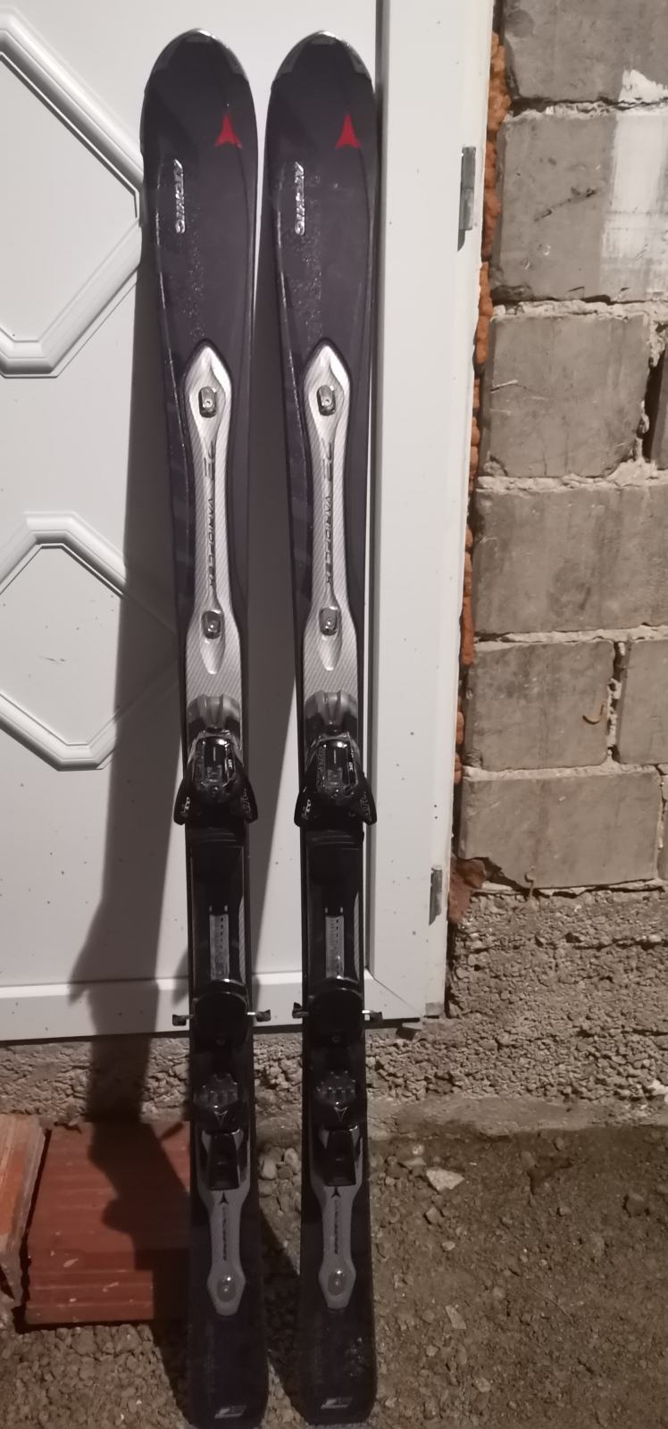 ATOMIC skije i vezovi