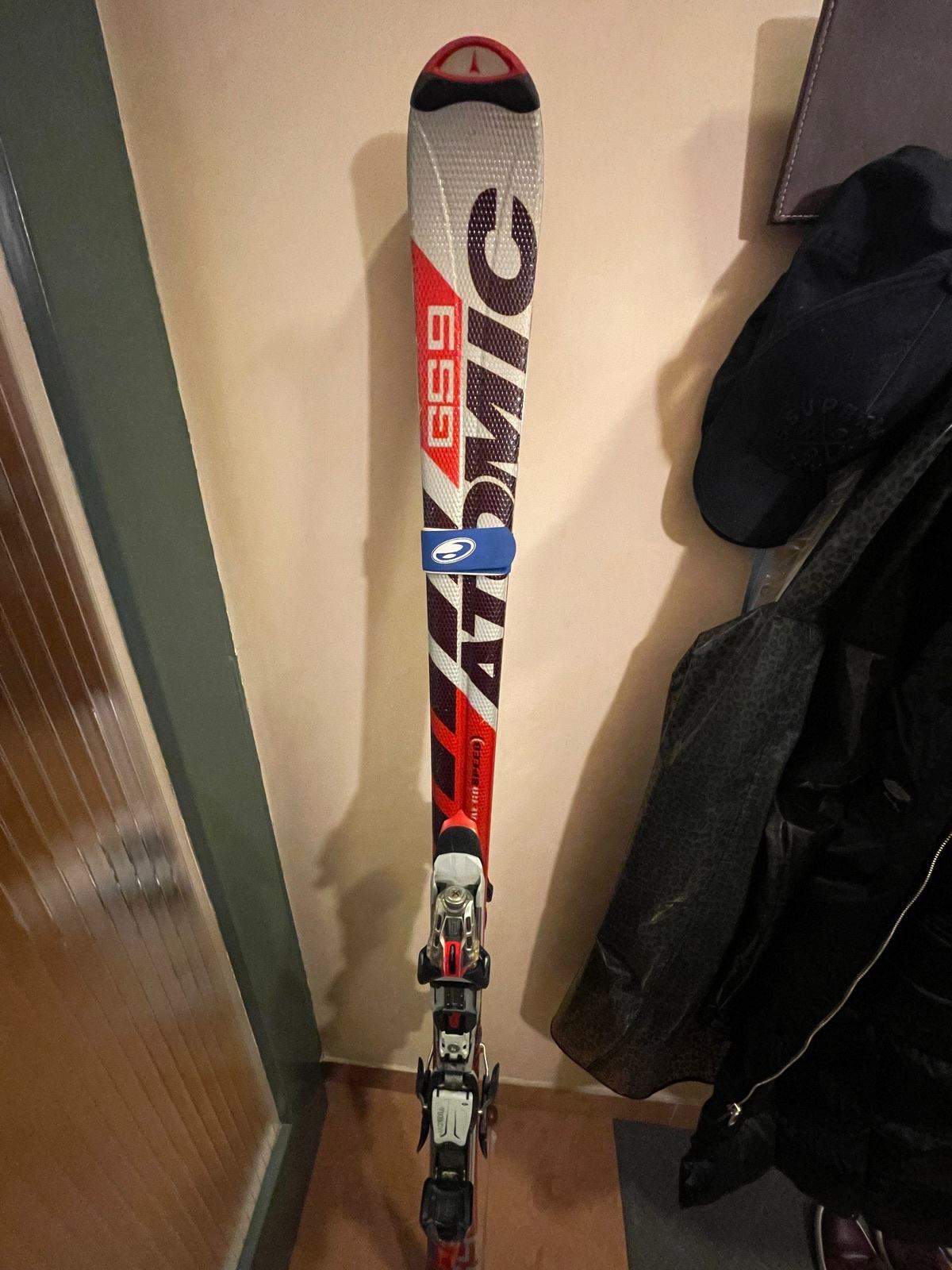 Skije Atomic i pancerice Nordica