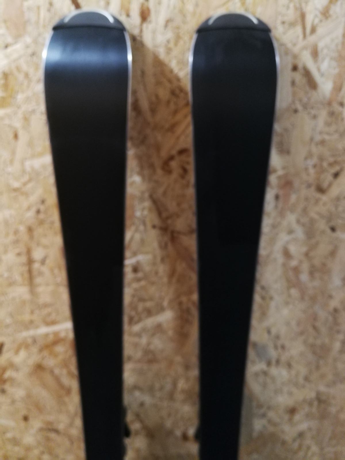 Skije sa vezovima Atomic dužina 148 cm radijus 155 cm