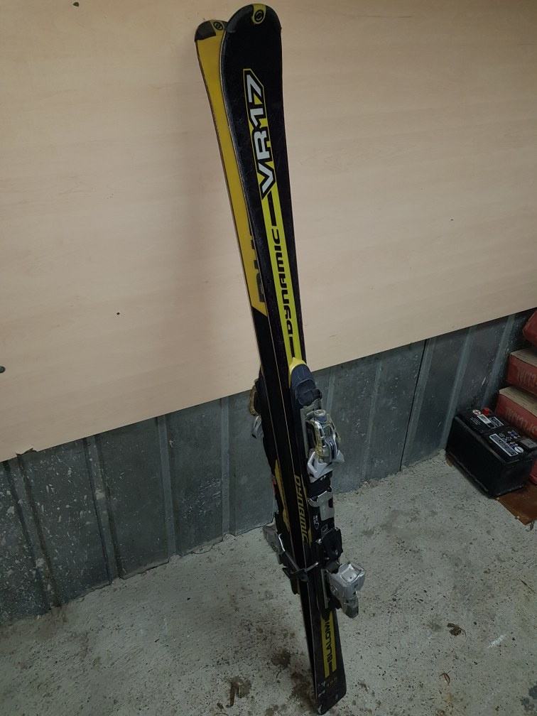Skije Dynamic VR17