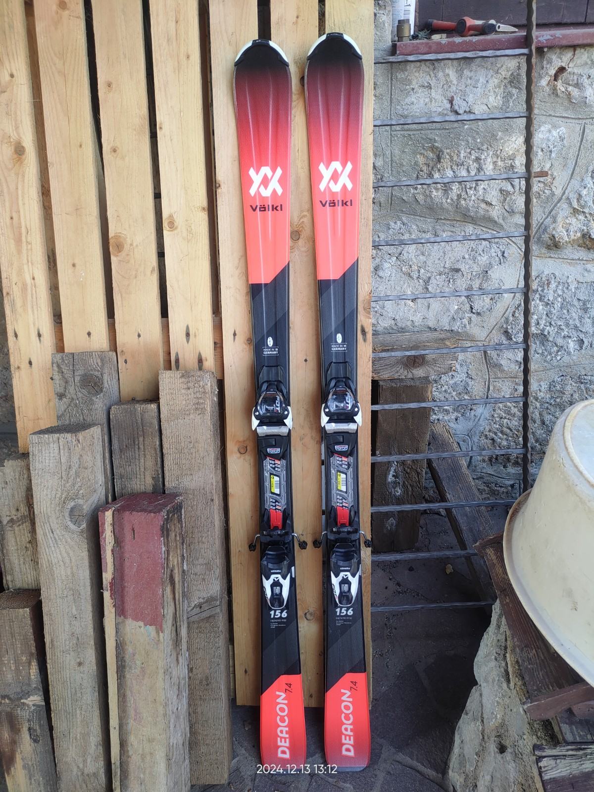 Skije Volkl Deacon 7.4