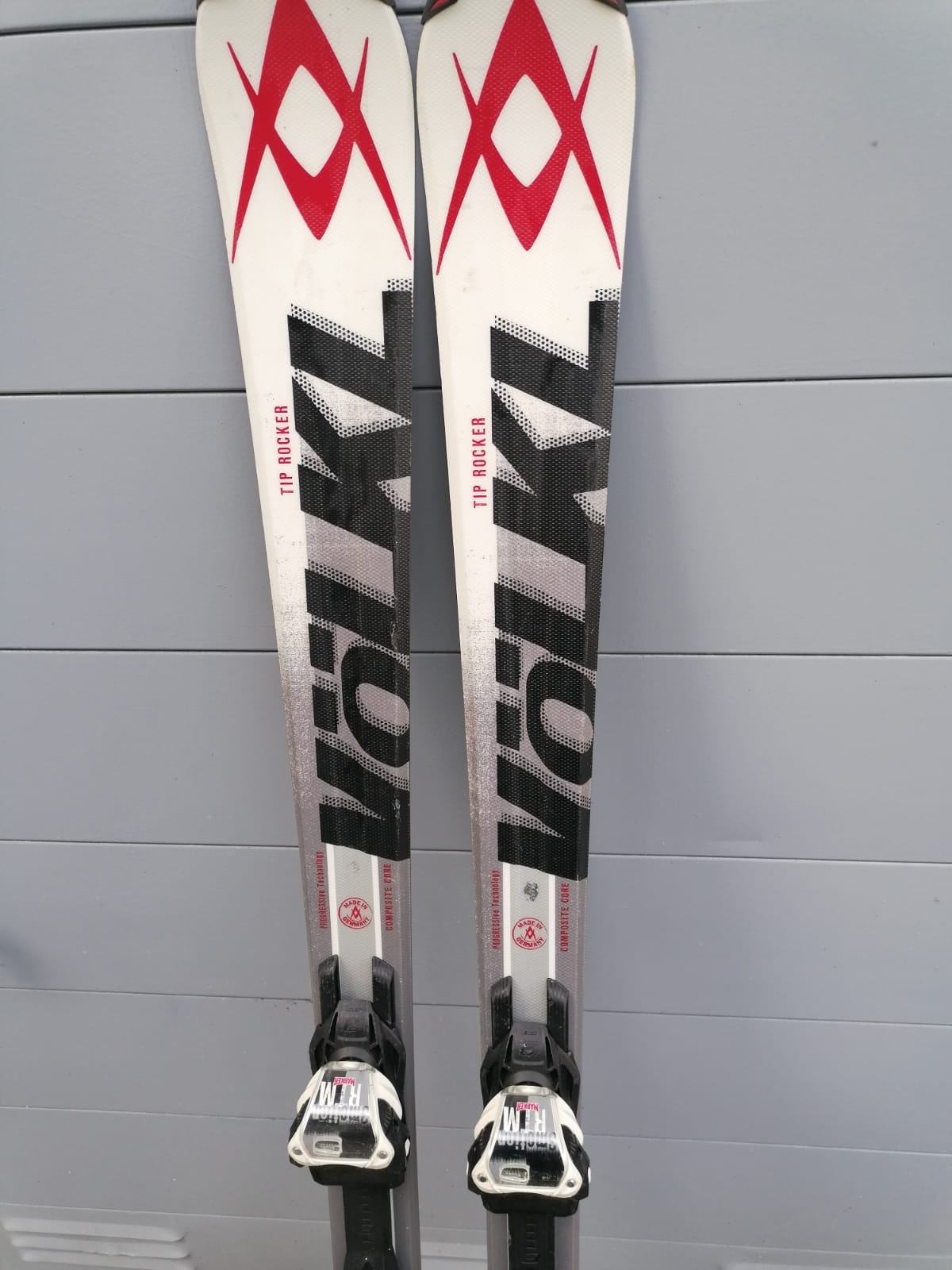 Völkl RTM 73 Tip Rocker Carver 159 cm skije uključujući Marker vezove.