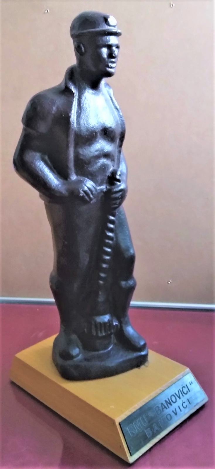 Dragiša Trifković - skulptura rudara sa bušilicom