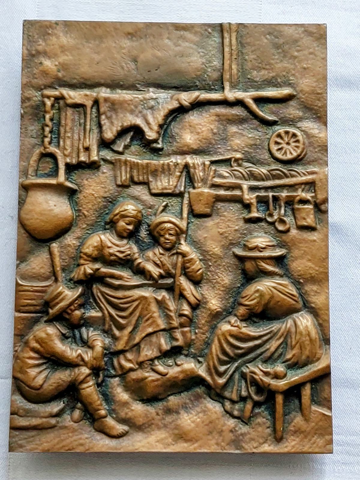 SKULPTURA. Seoska obitelj. Mesing - duboki reljef. Mob