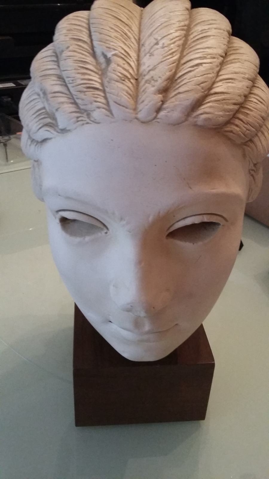 Solinjanka skulptura bijeli mramor