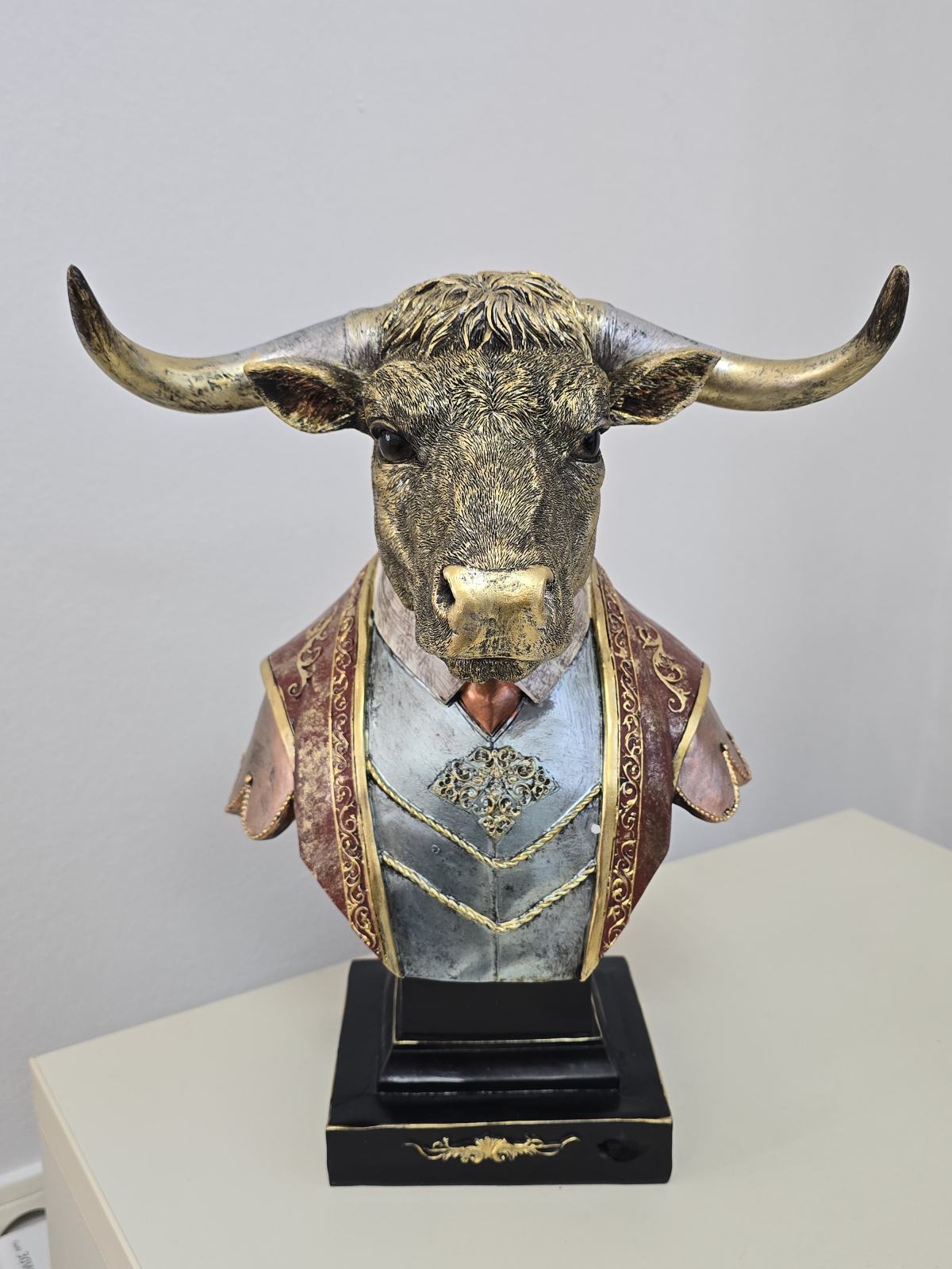 Steampunk moderna figura bik