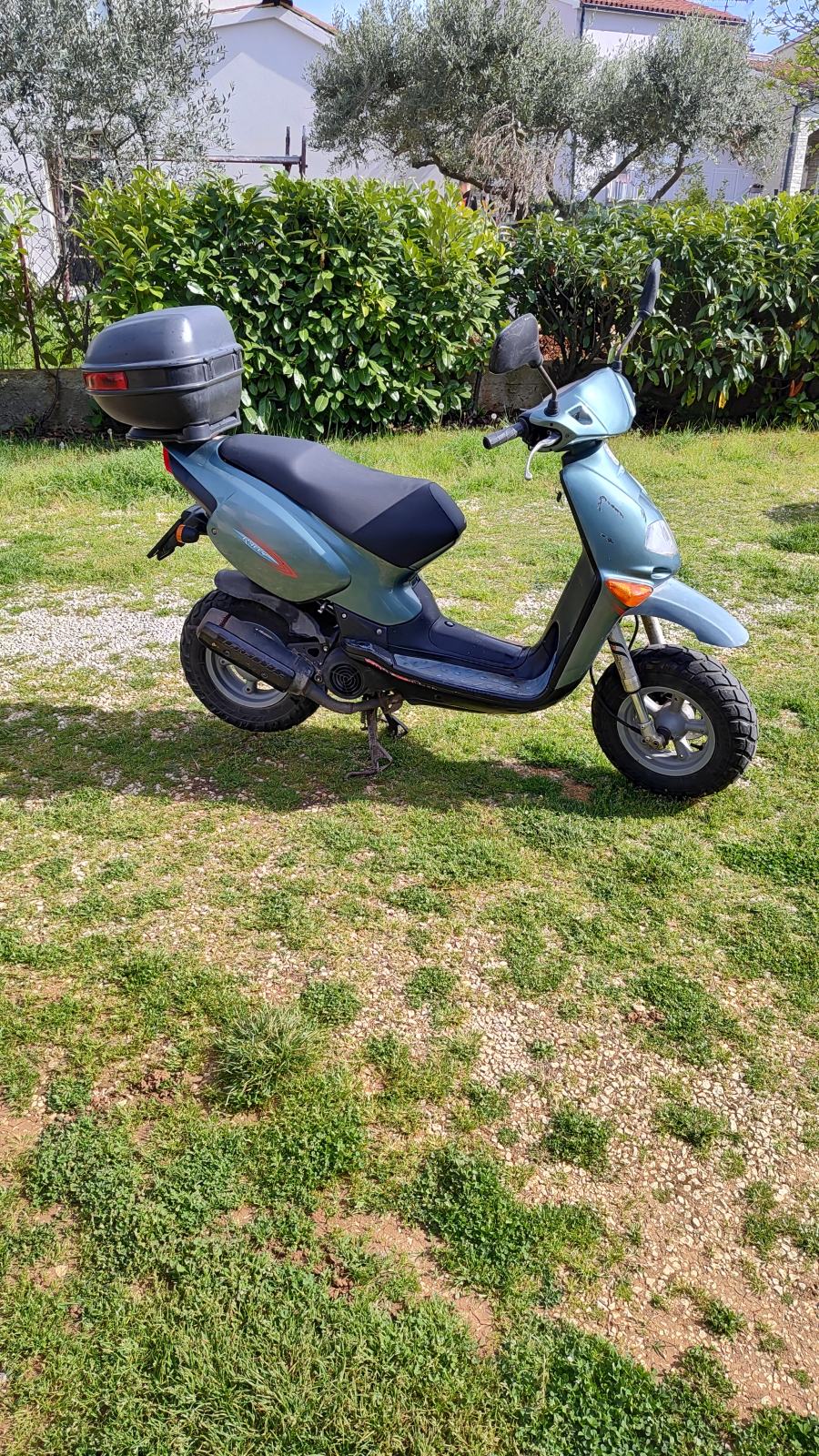 Aprilia Rally 50 AC 49 cm3, 1999 god.