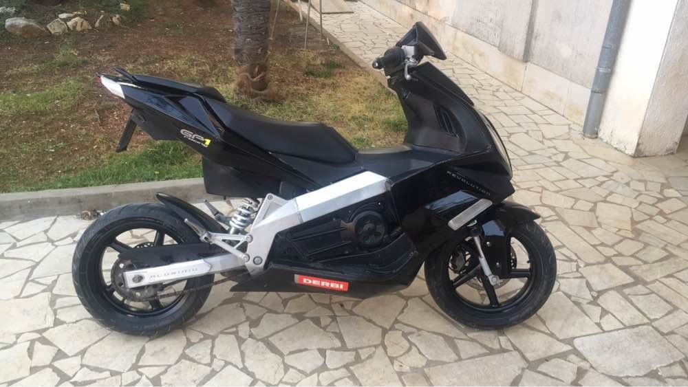 Derbi Gp1 racing revolution 50 cm3, 2005 god.