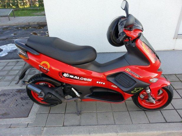 Gilera runner 50 pure jet 49 cm3, 2003 god.