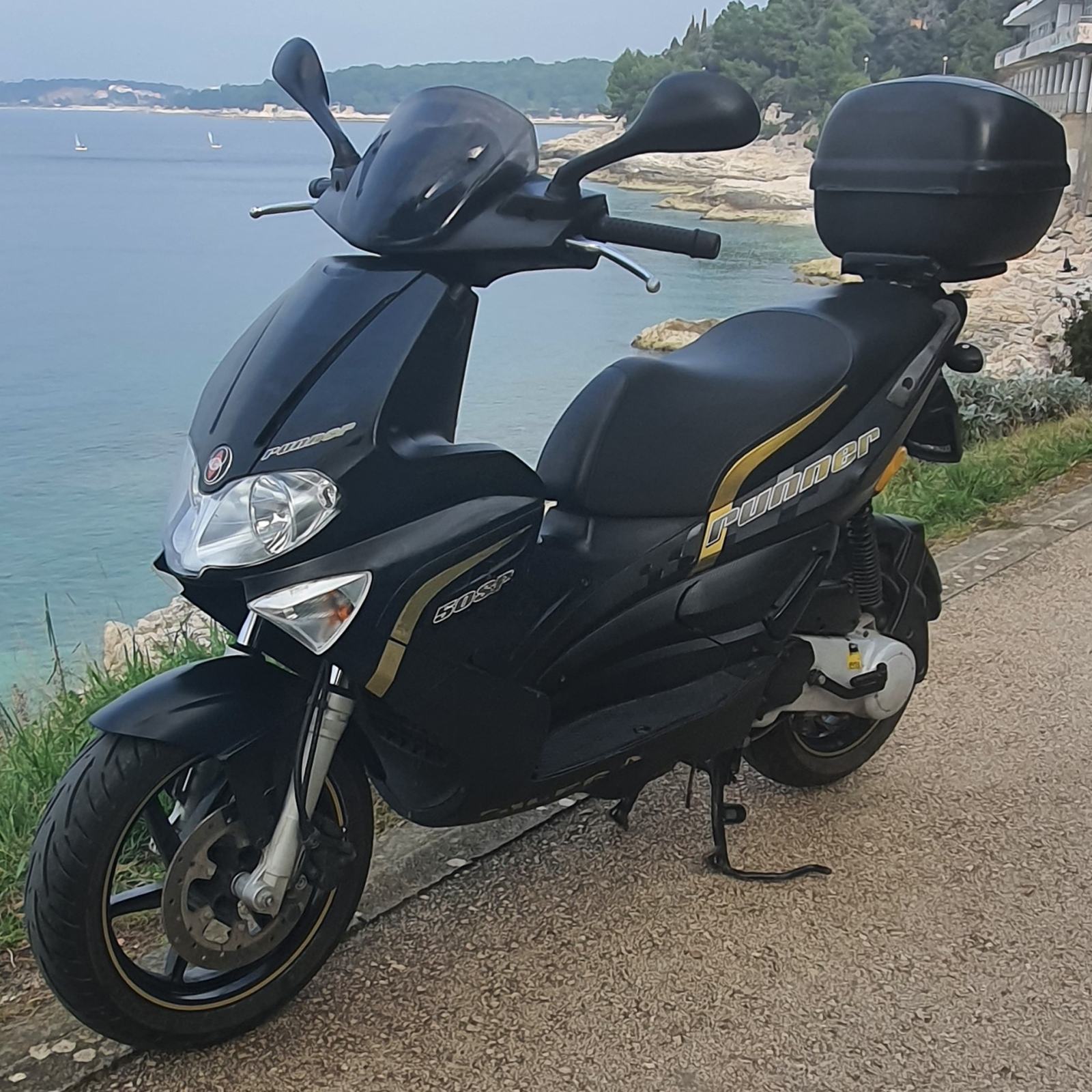 Gilera Runner 50SP Special Series 49 cm3, 2012 god.