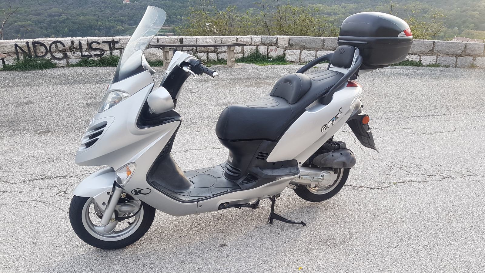 Spannende Kymco Grand Dink 50 Bildnull