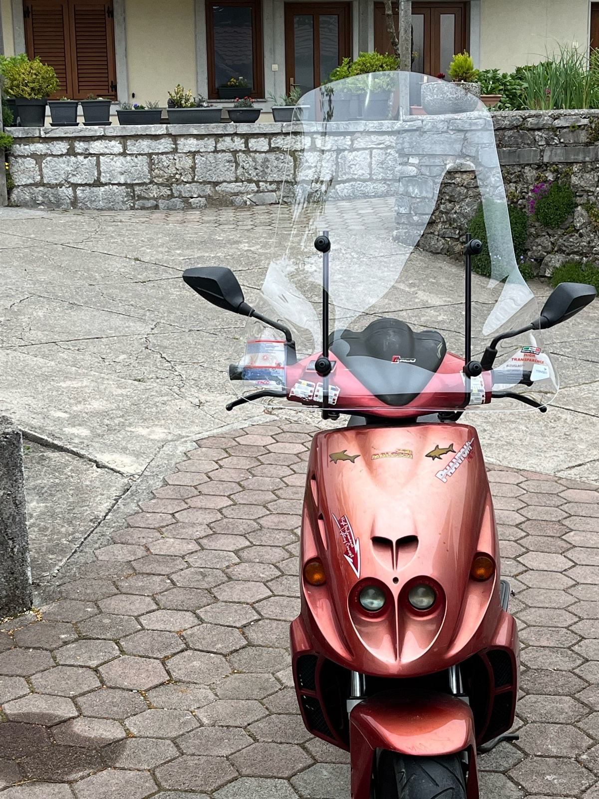 Malaguti F12 Phantom 50 cm3, 2001 god.