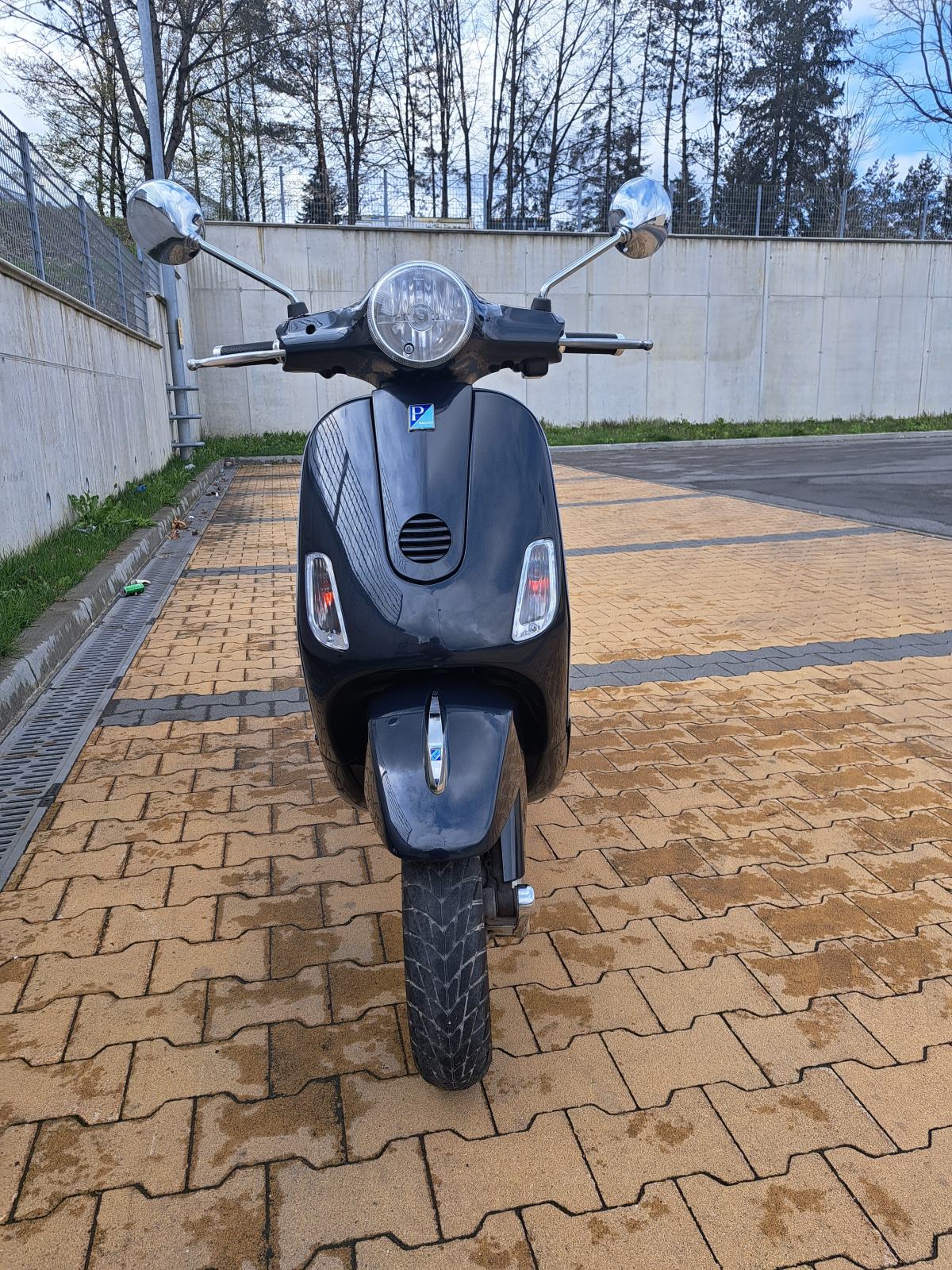 Piaggio Vespa 50cm3, 2012 god.