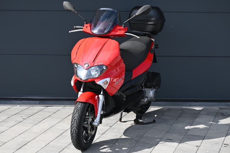 Gilera Runner ST 125 + KOVČEK 124 cm3, 2011 god.