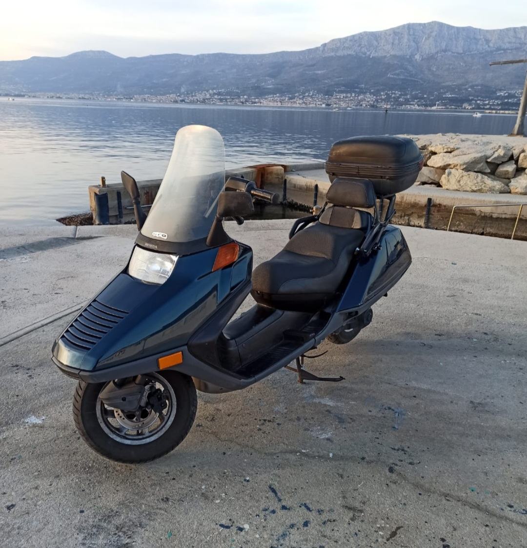 Honda CN 250 HELIX 250 cm3, 1998 god.