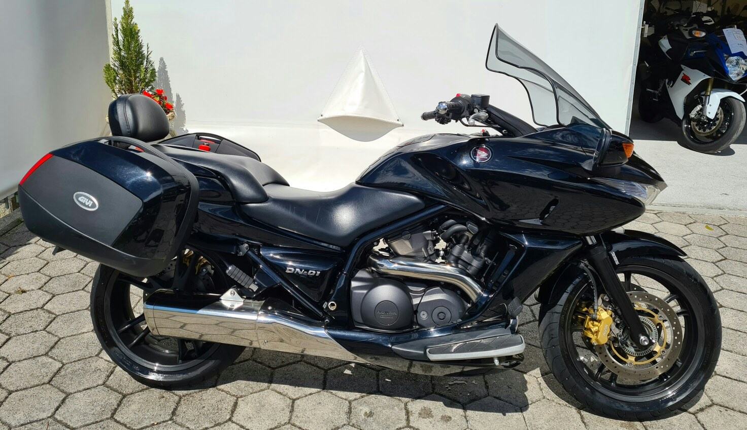 Honda DN 01 NSA 700 A ABS 700 cm3, 2008 god.