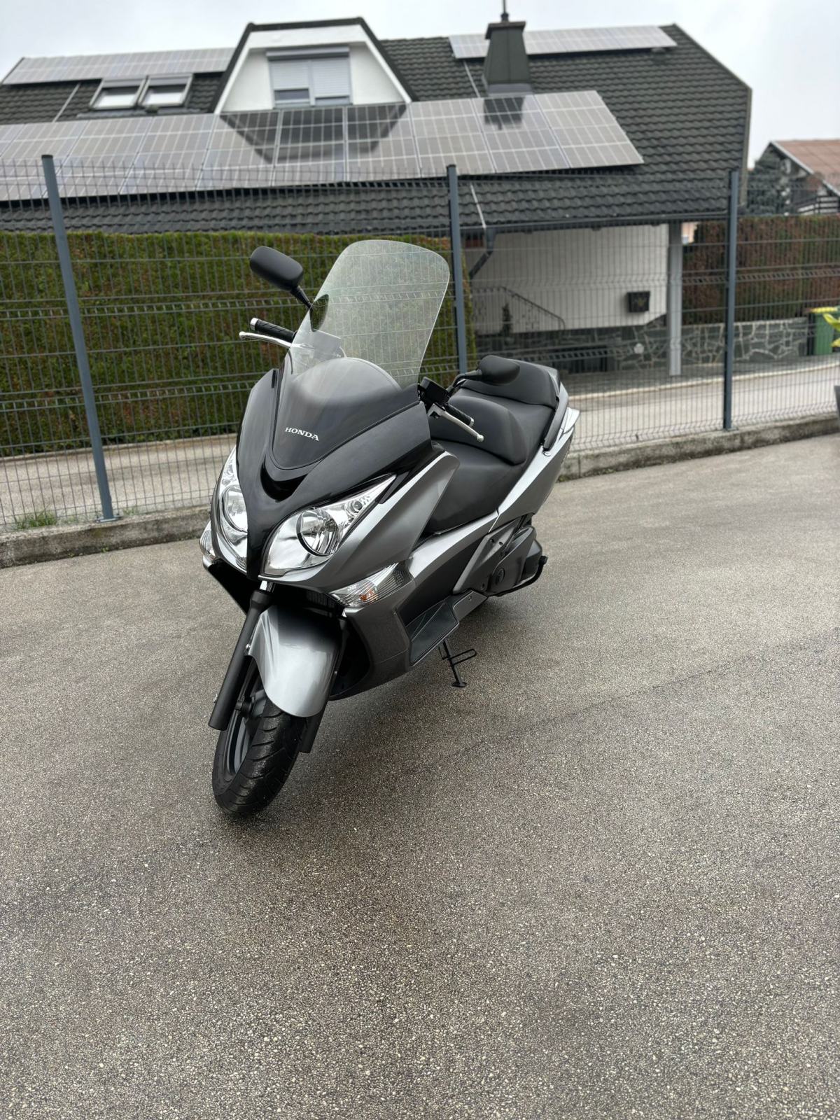 Honda SWT SW-T 600 SILVERWING 600 552 cm3, 2011 god.