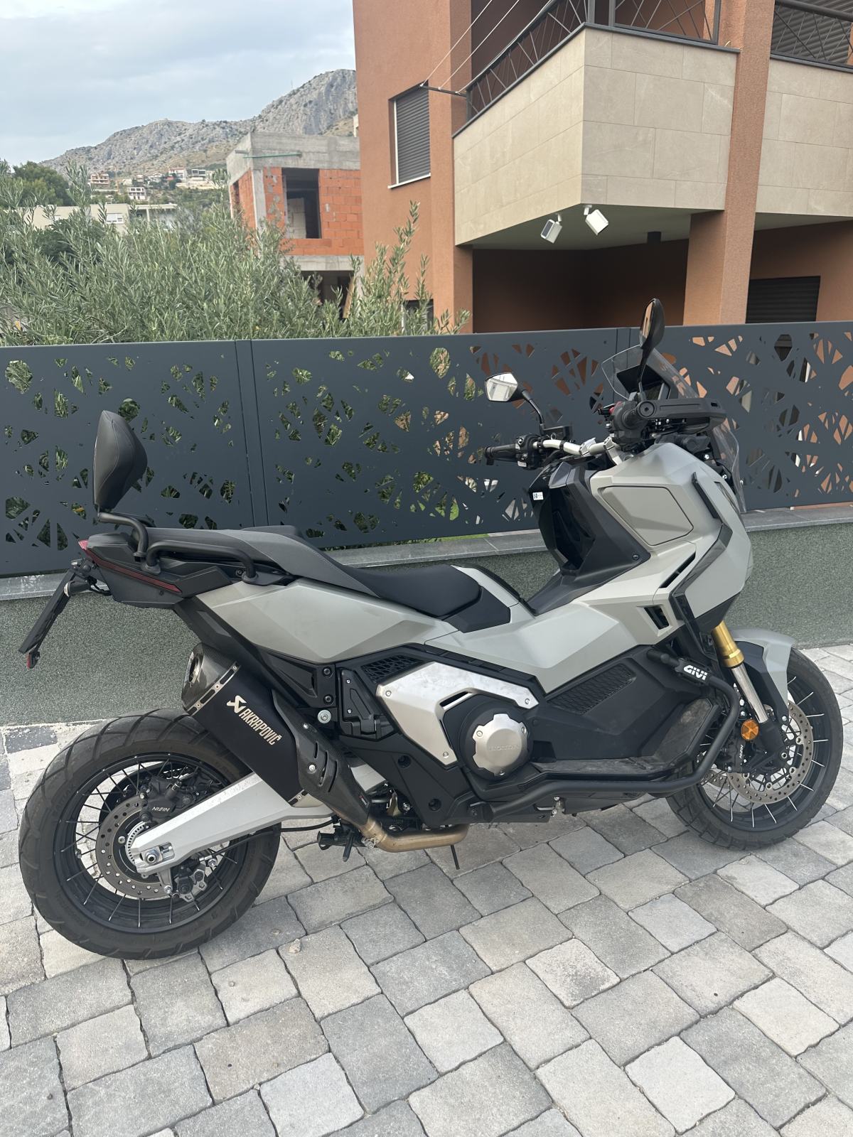 Honda X-ADV 750,full akrapovic,ZAMJENA SMART 451!, 2025 god.