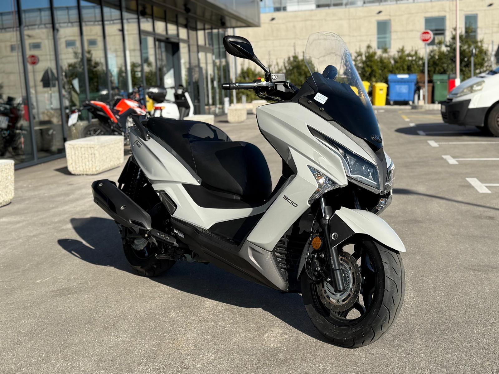 Kymco X-TOWN 300 276 cm3, 2024 god.