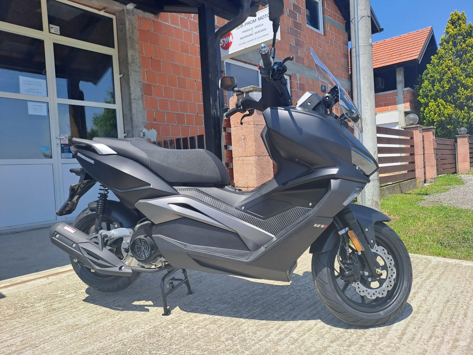 LONGJIA EASYMAX 125 euro 5, 2024 god.