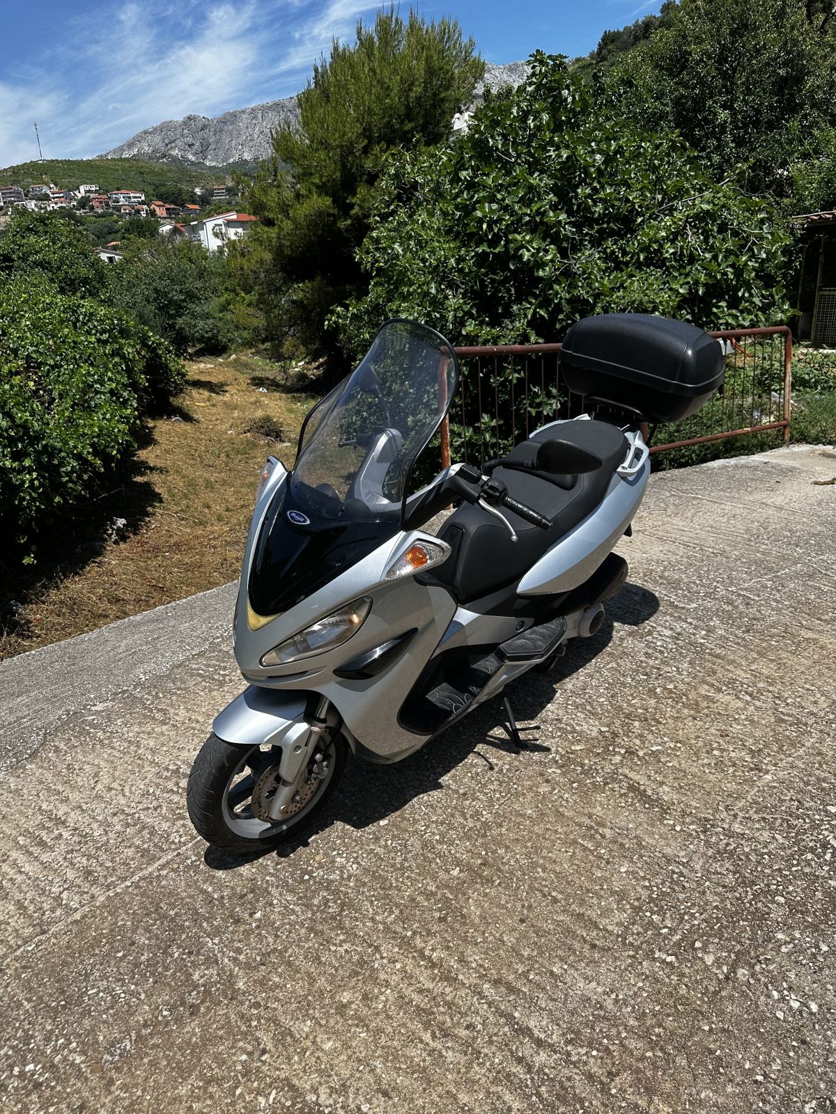 Malaguti Madison 250 244 cm3, 2004 god.