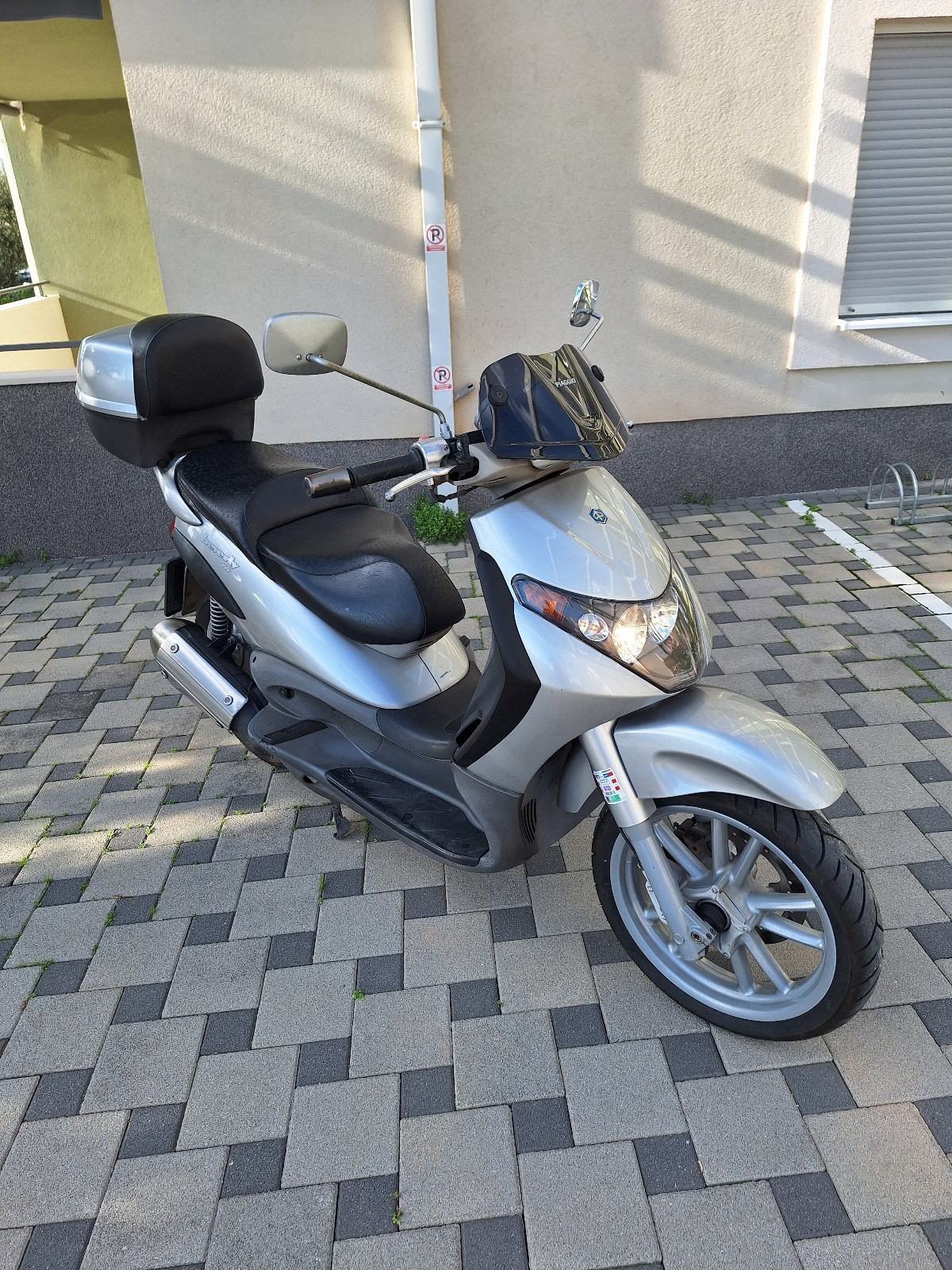 Piaggio Beverly 200, 2003. godina, 2003 god.