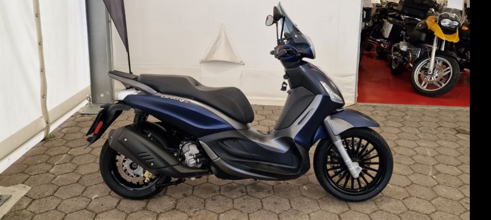 Piaggio BEVERLY 300 ABS TC, S GARANCIJOM, 2018 god.