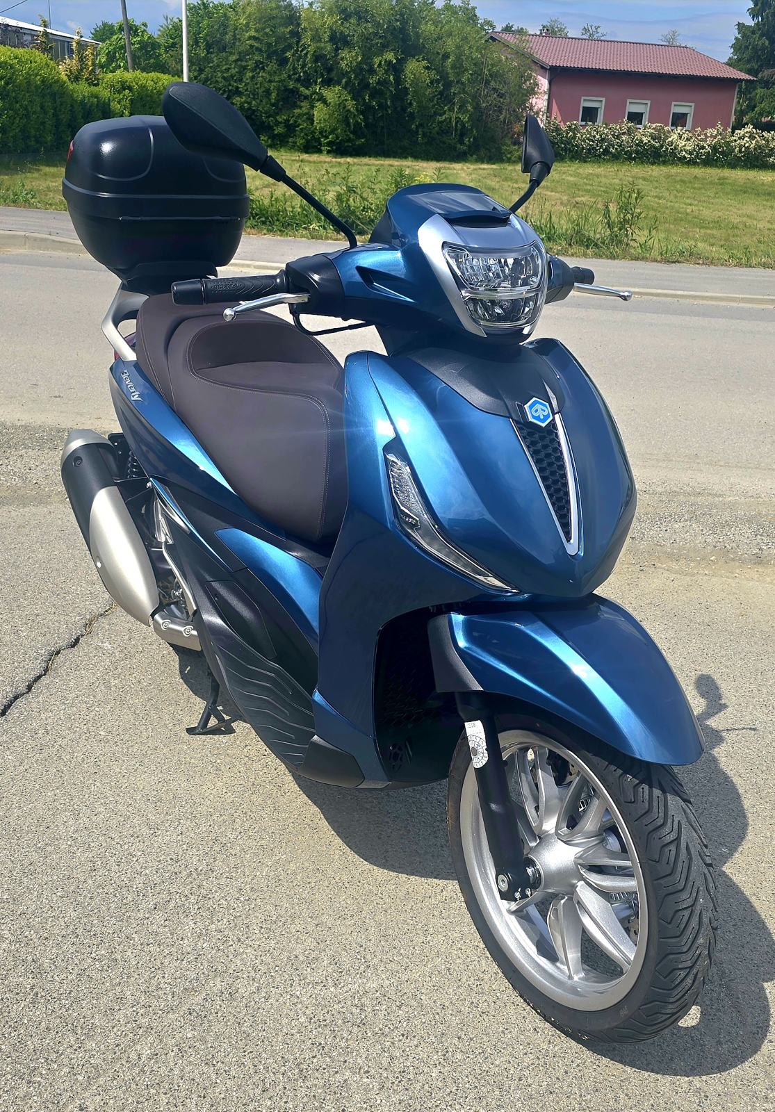 PIAGGIO BEVERLY 300 HPE ABS/ASR KAO NOV, 2024 god.