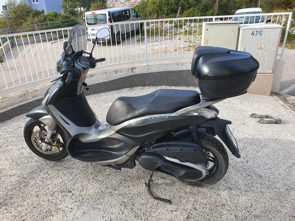 Piaggio Beverly 330 cm3, 2015 god.