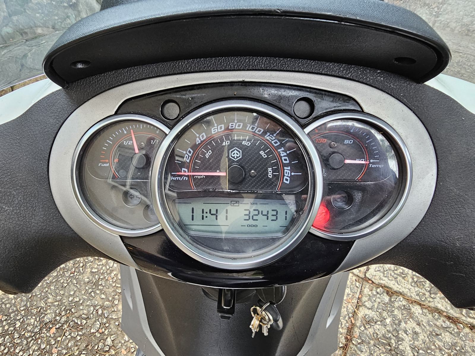 Piaggio Beverly 330 cm3, 2016 god.