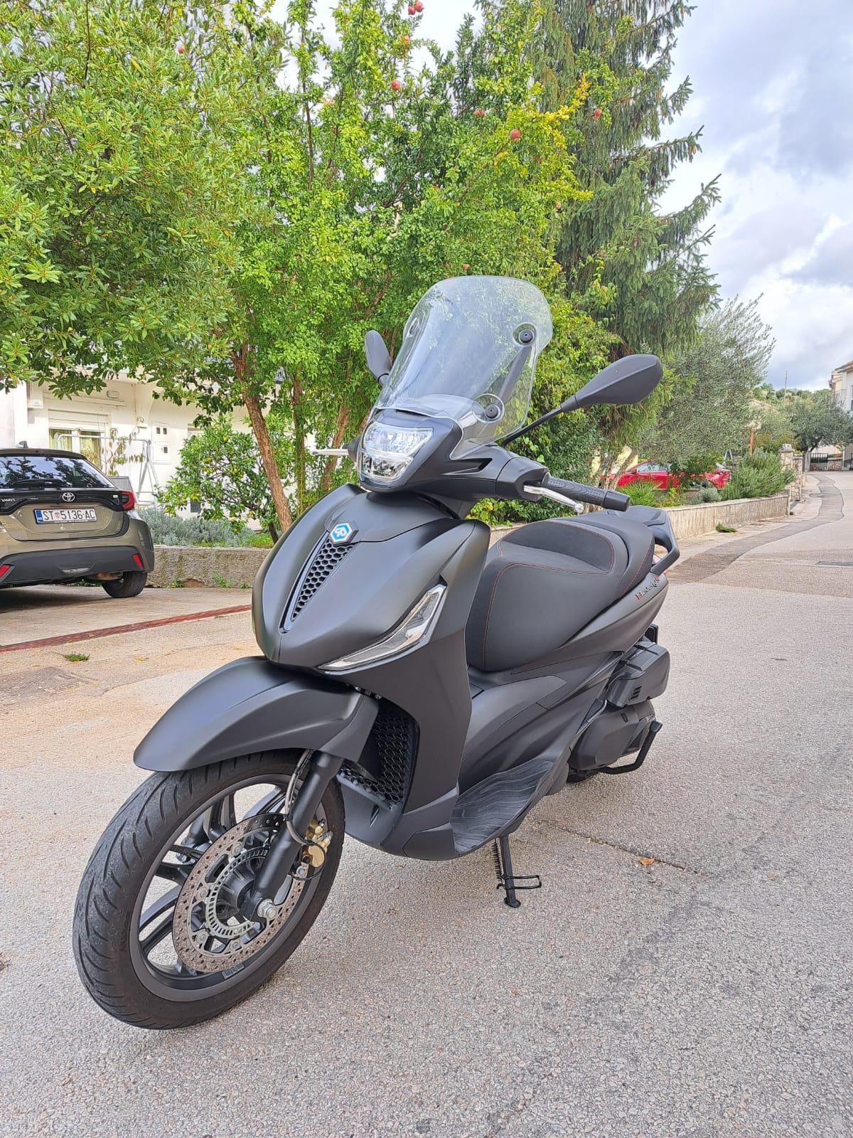 Piaggio Beverly 400 S HPE 400 cm3, 2022 god.