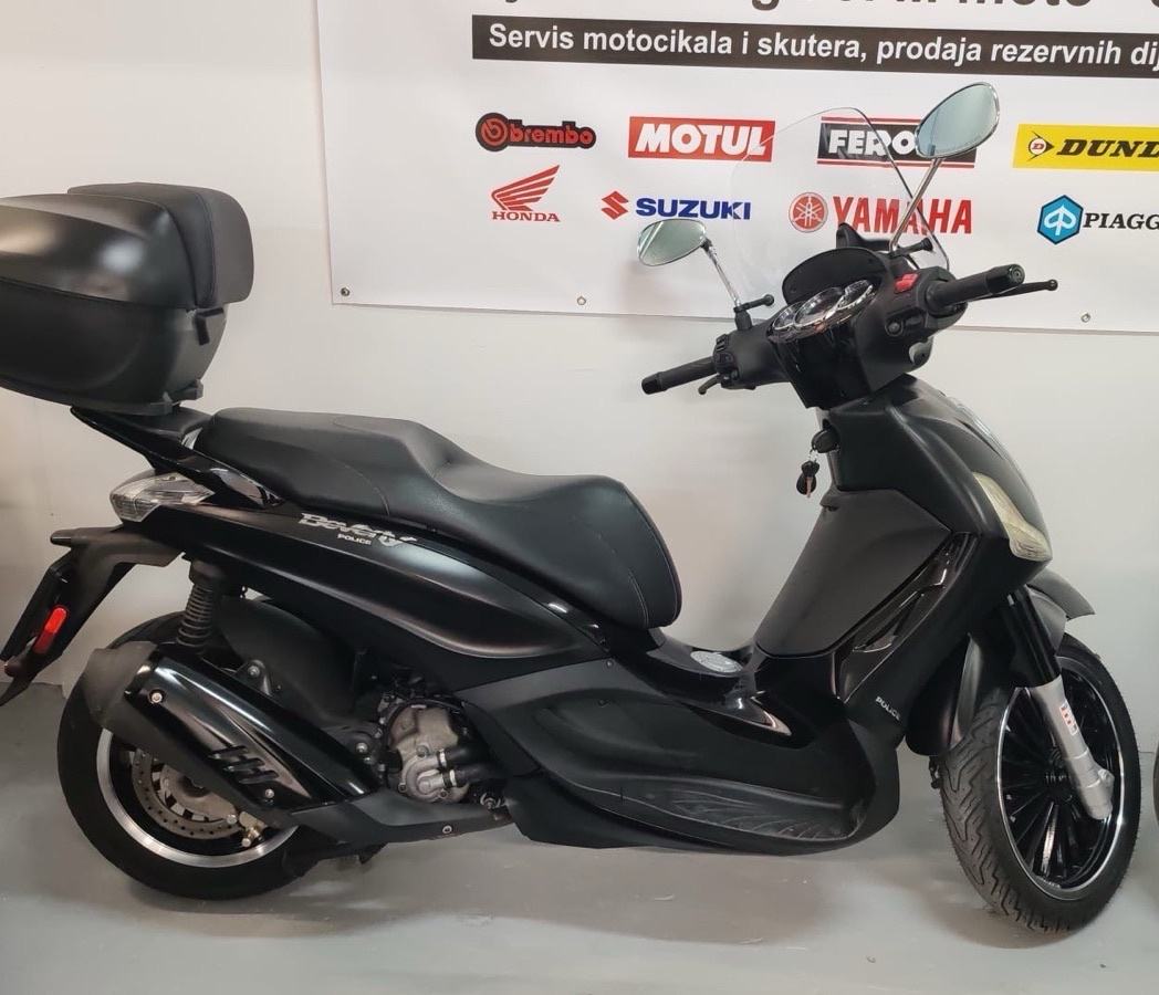 Piaggio Beverly police 300 cm3, 2016 god.